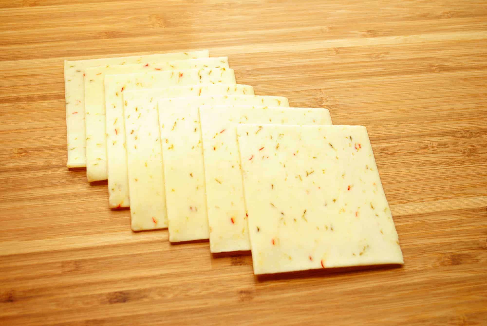 11 Types Of Spicy Cheese (Differences, Size, Color, Appearance)