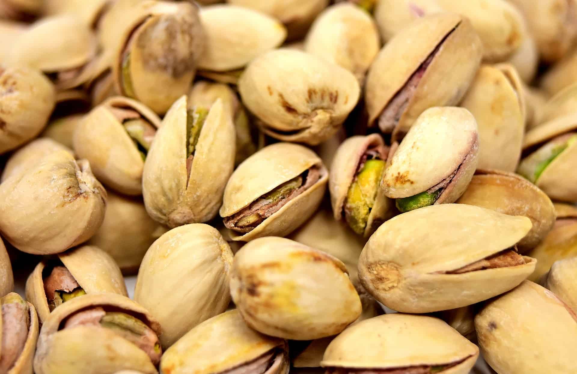9 Types Of Pistachios (Differences, Size, Color, Appearance)