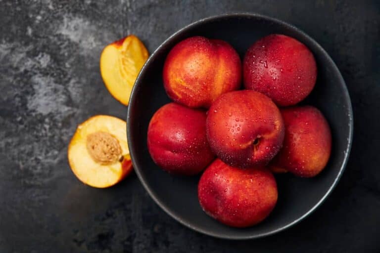 56 Types Of Nectarines (Differences, Size, Color, Appearance)