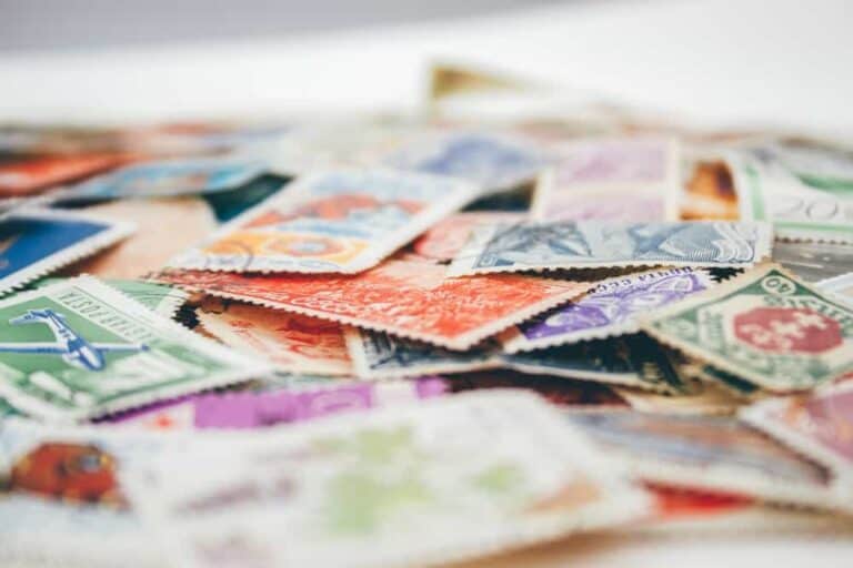 How Many Stamps For A Manila Envelope? (2023 Updated)