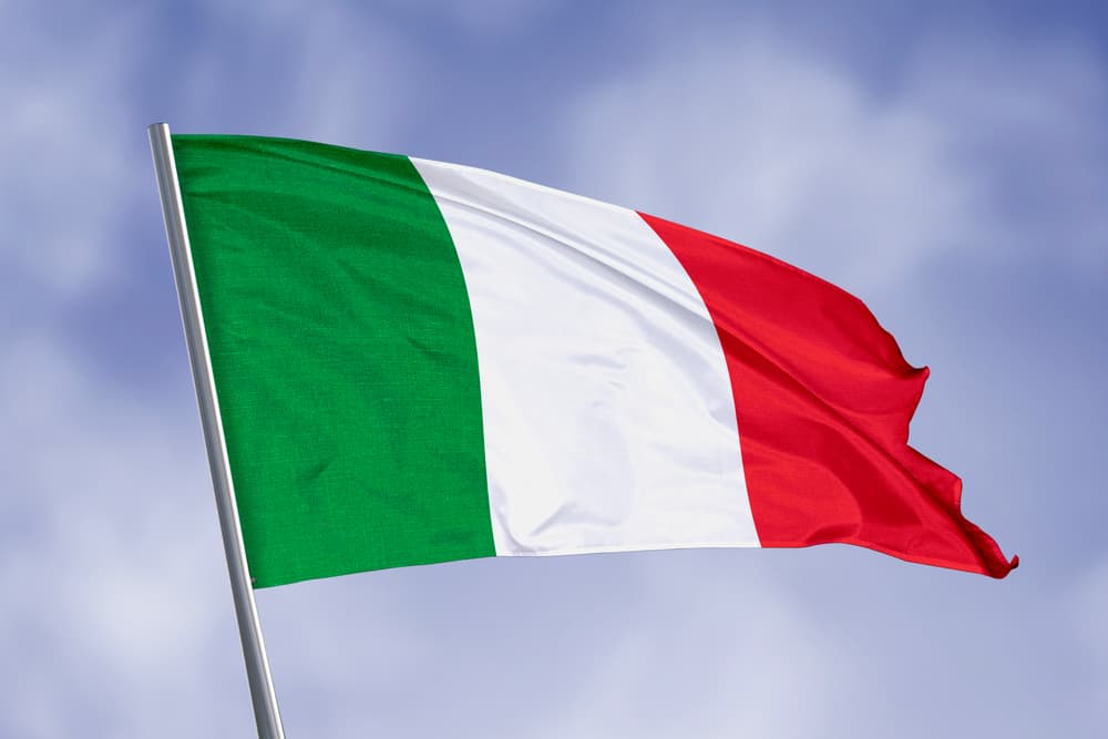 Irish Flag Vs. Italian Flag (What's The Difference?)