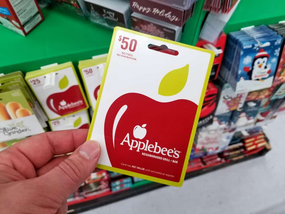 Does Applebee’s Take Apple Pay? (2023 Updated)