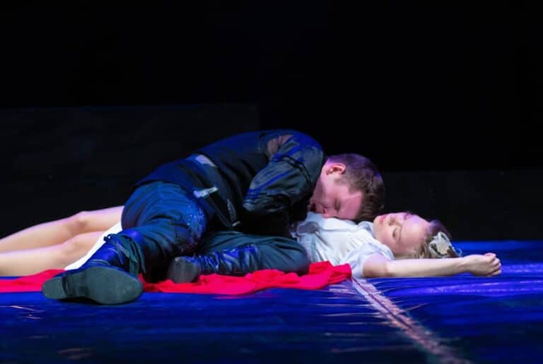 Why Is Romeo And Juliet So Popular? (Explained)