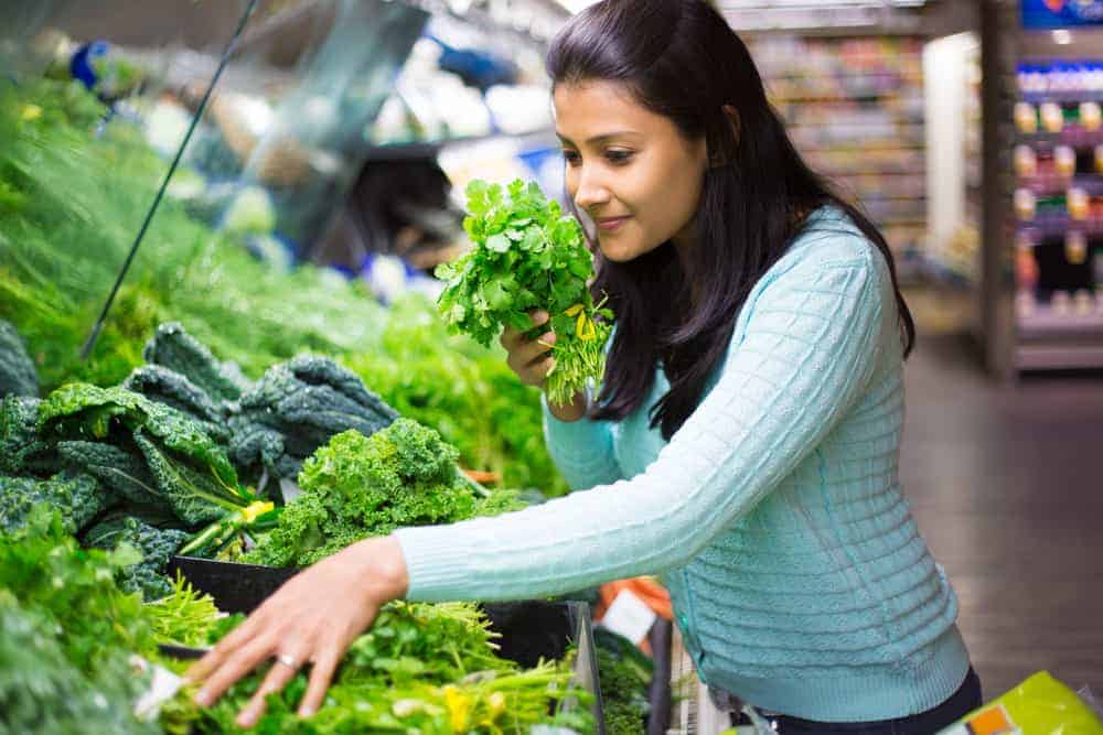 Why Is Lettuce So Expensive? (10 Reasons)